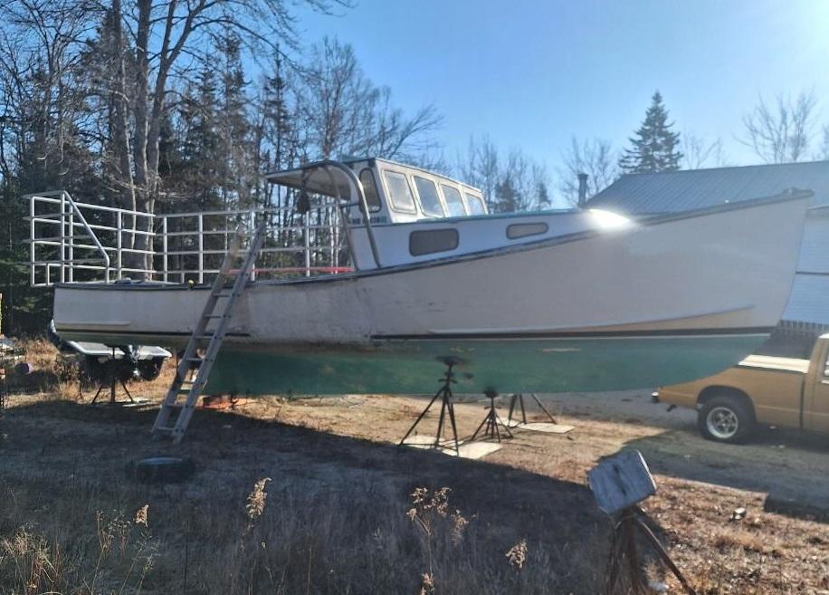35' Duffy Lobster Boat 1983 - Cummins 500 HP - Midcoast Yacht & Ship ...