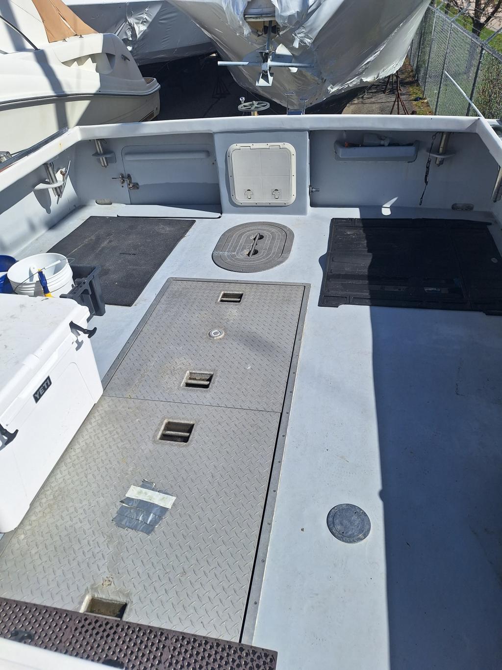 37' Duffy 2000 Hard Chine Sportfish Tuna Boat For Sale – Price Reduced