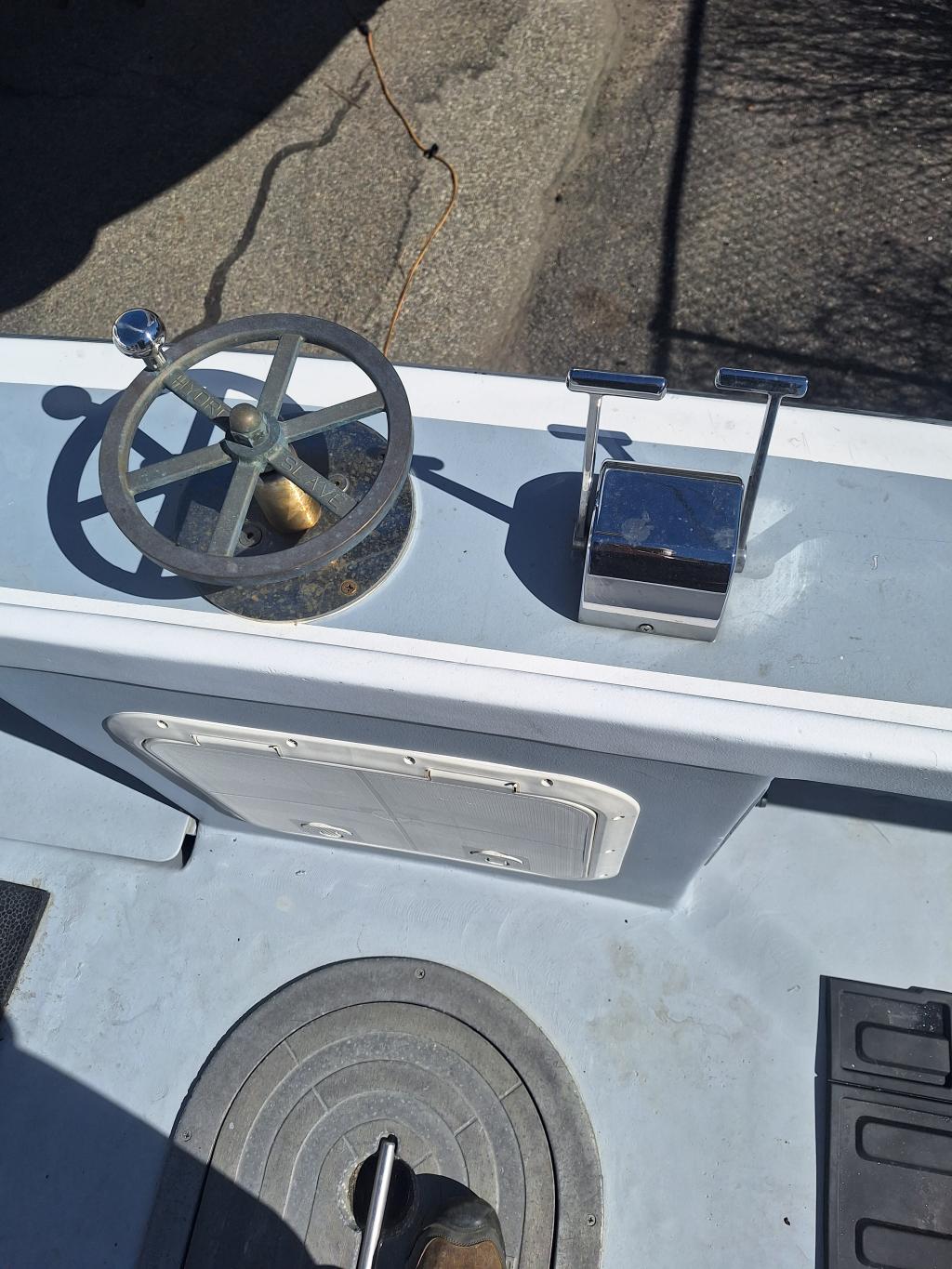 37' Duffy 2000 Hard Chine Sportfish Tuna Boat For Sale – Price Reduced