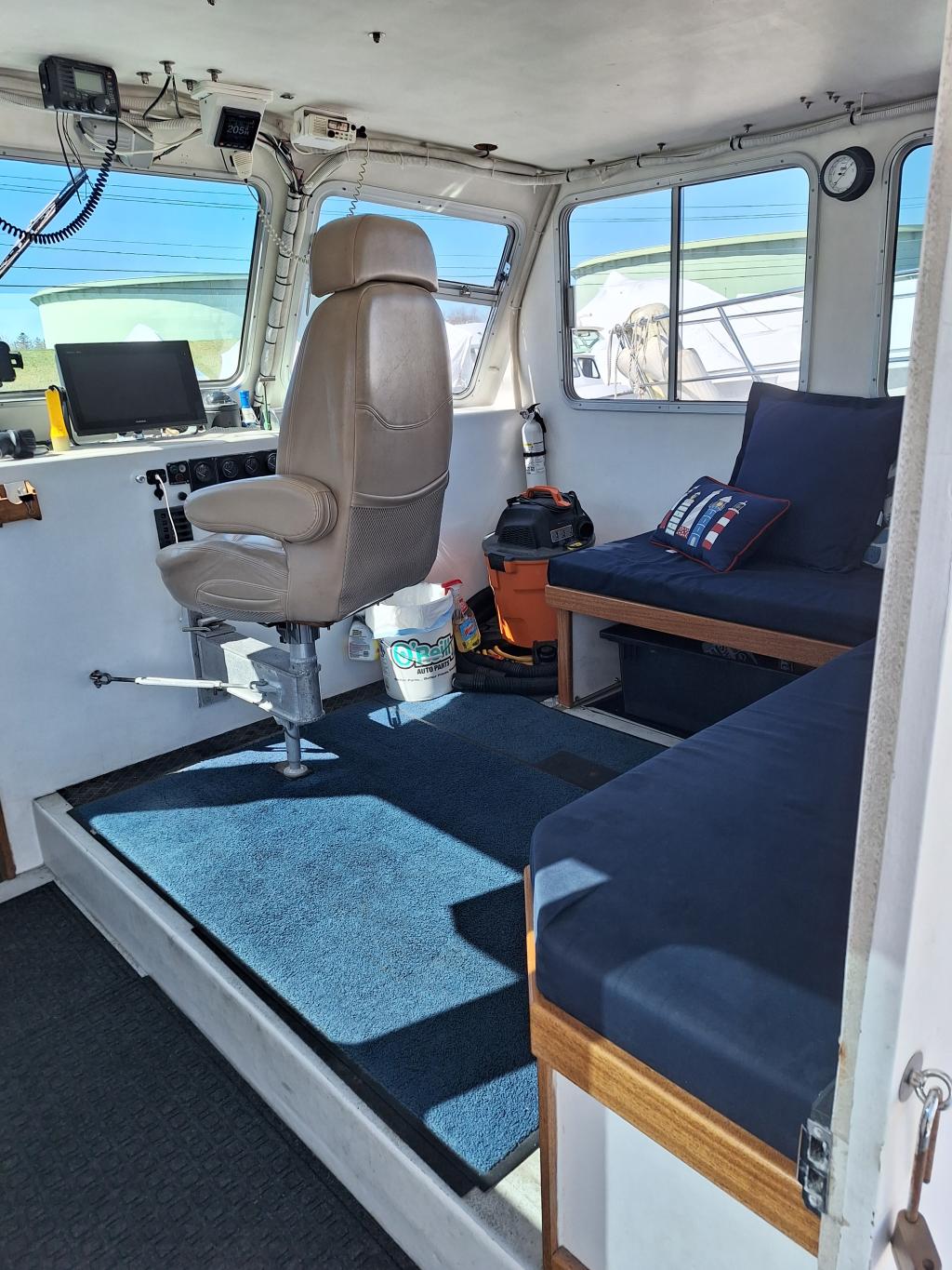 37' Duffy 2000 Hard Chine Sportfish Tuna Boat For Sale – Price Reduced